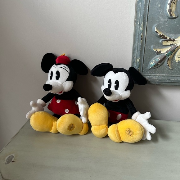 Disney | Toys | Disney Store Exclusive Plush Pie Eye Mickey And Minnie ...